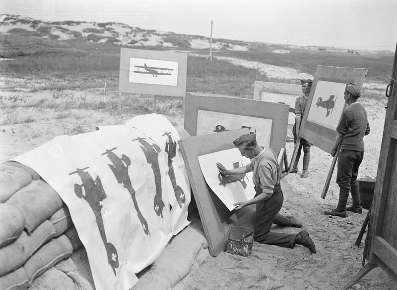 WWI Aircrews Trained In These Moving Cockpits On Rails To Learn Aerial ...