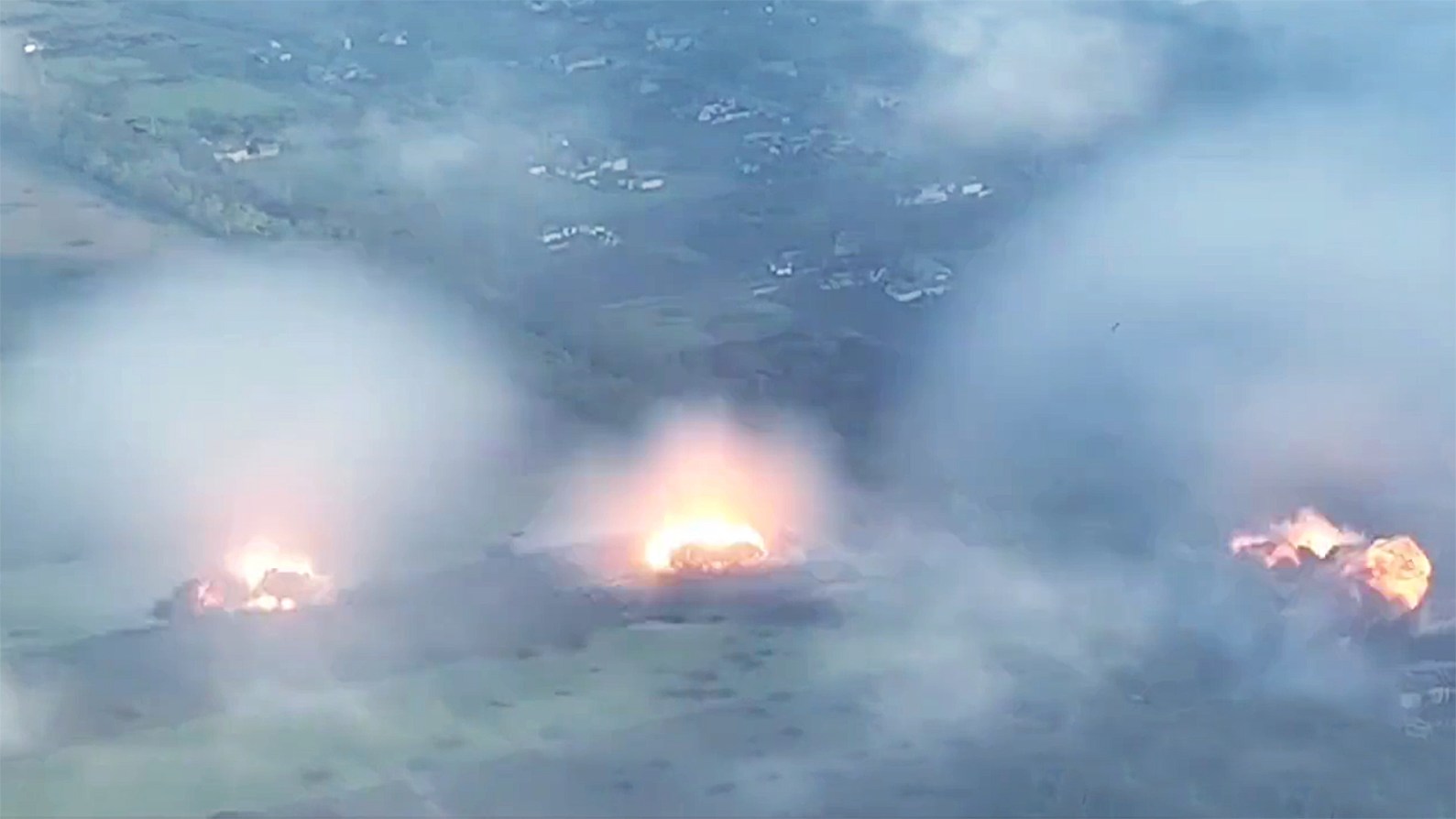 Terrifying TOS-1A Thermobaric Artillery Strike Recorded In Ukraine