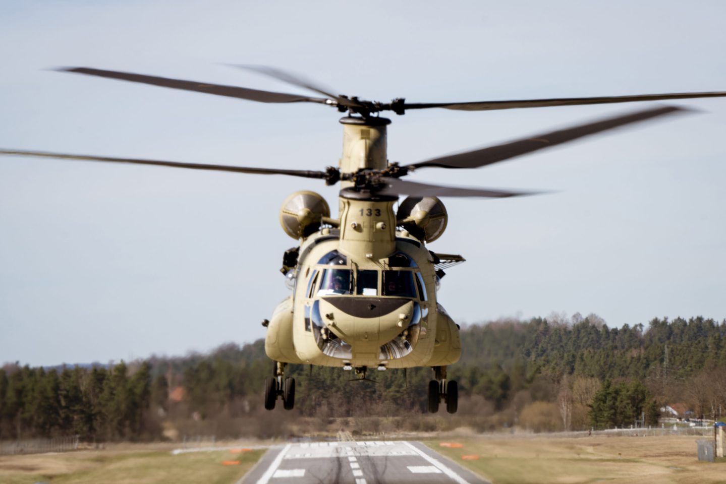 Army CH-47s Fill In For Grounded Marine MV-22s In White House Airlift Role