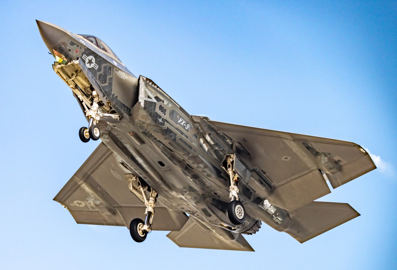 Navy F-35C Surfaces Wearing New Mirror-Like Skin (Updated)