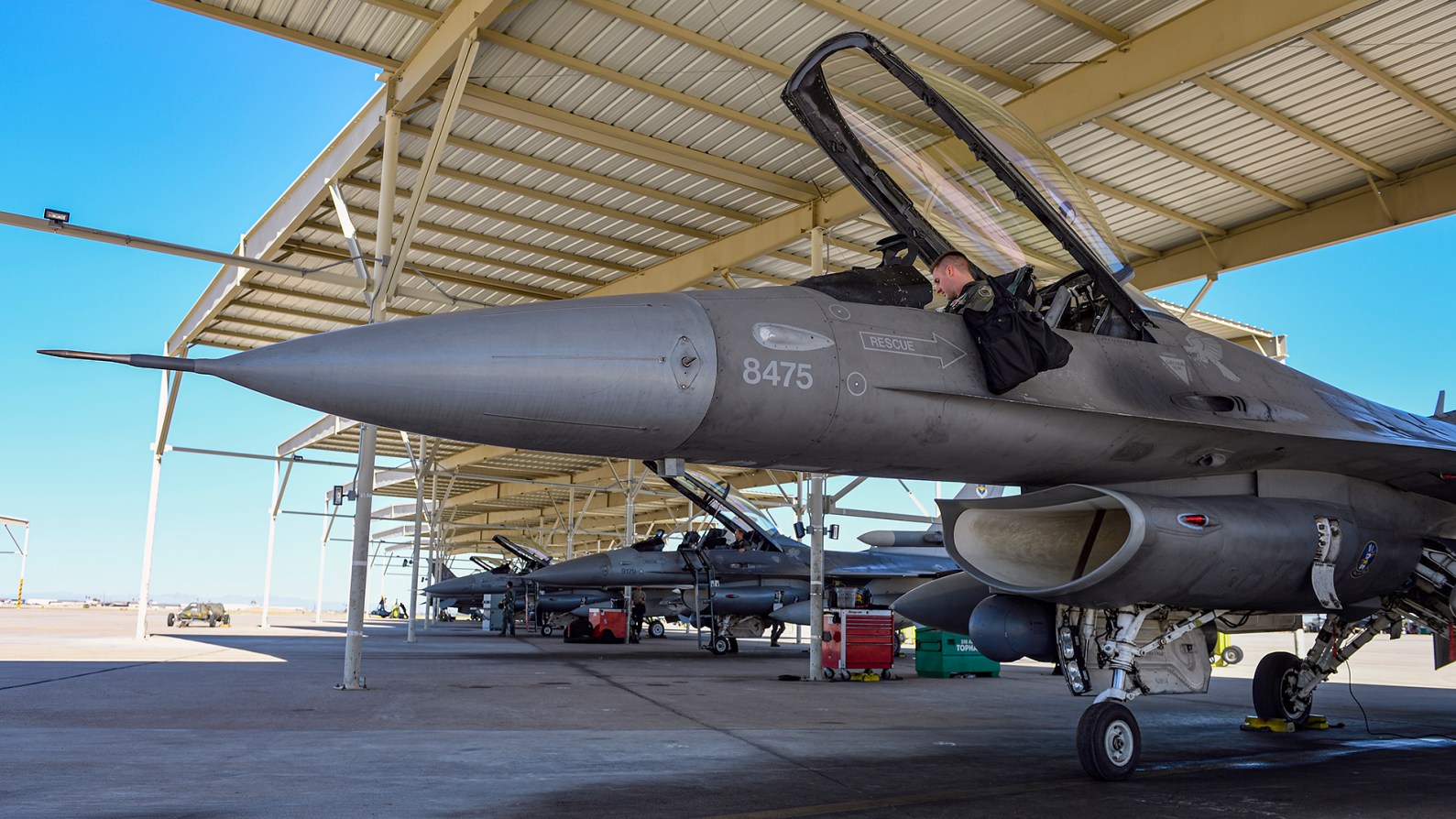 Luke's Last F-16 Squadron Sends Its Block 25 Vipers To The Boneyard