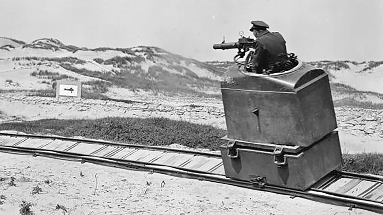 WWI Aircrews Trained In These Moving Cockpits On Rails To Learn Aerial ...