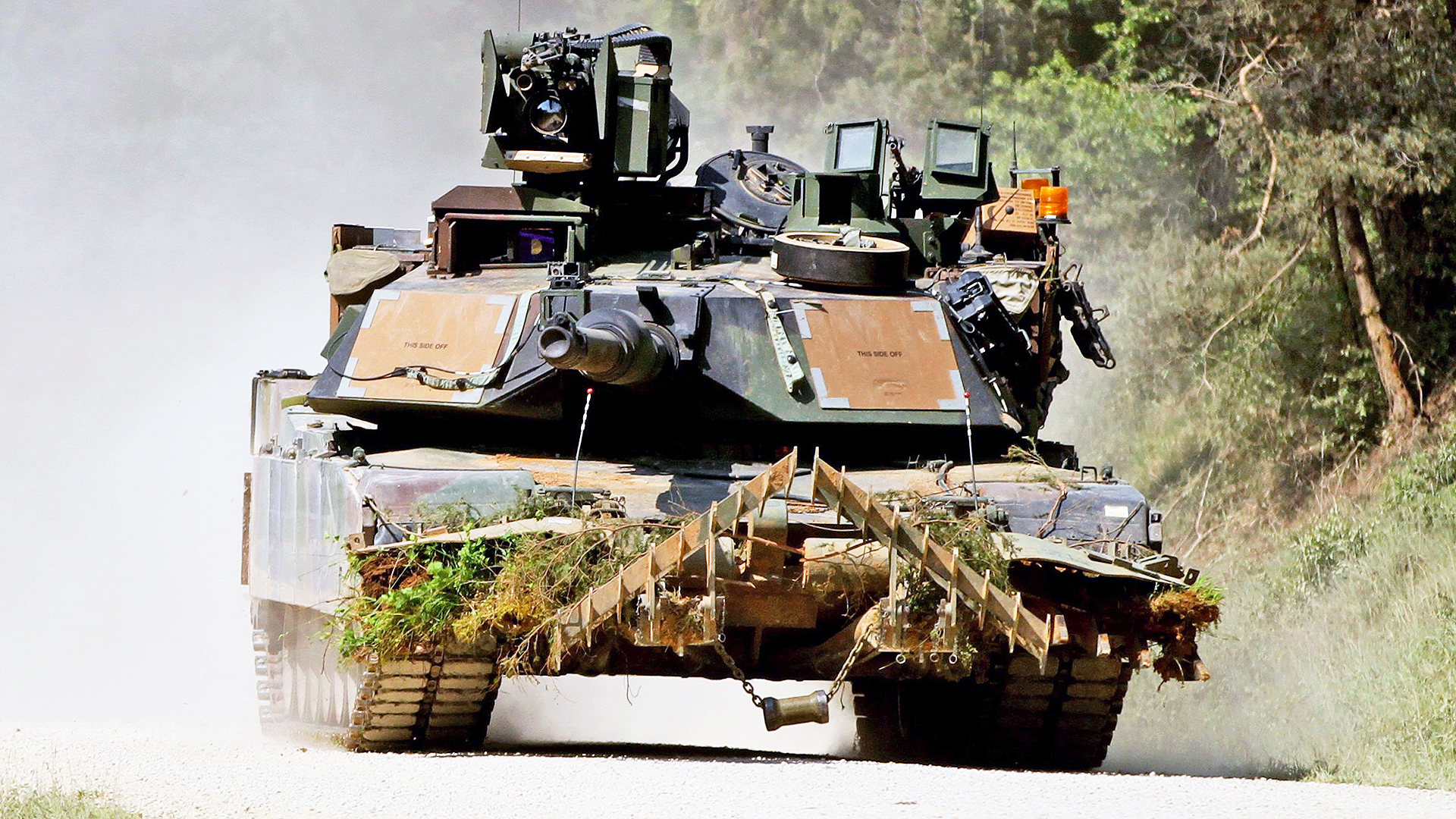 M1 Abrams And Leopard 2 Tanks Will Officially Be Headed To Ukraine