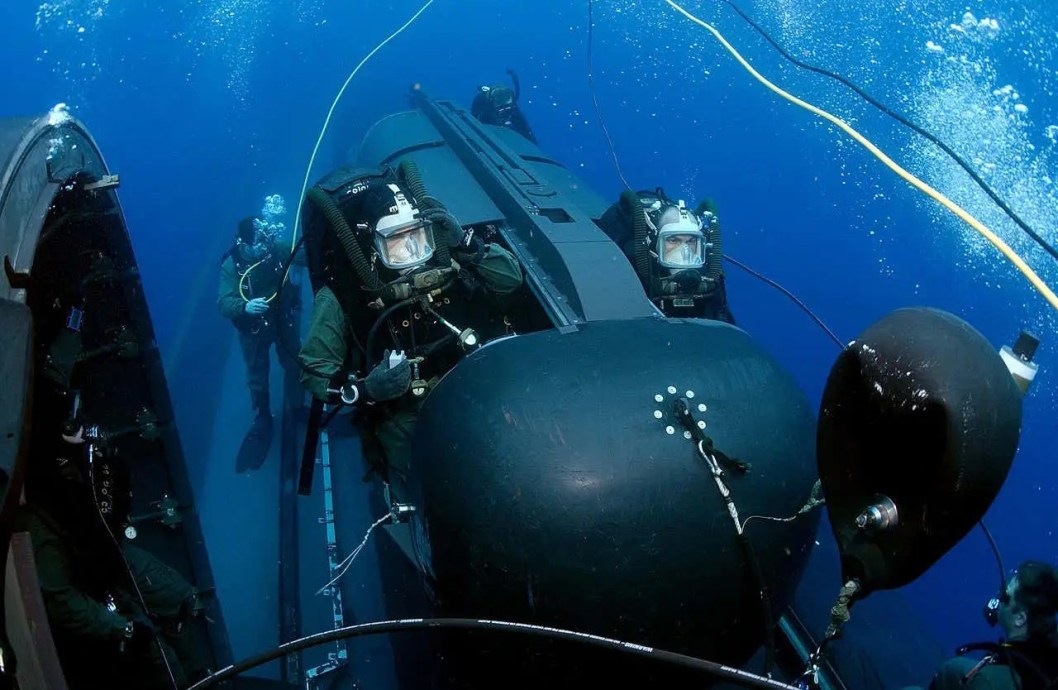 Navy SEALs' New Mini-Submarine To Be Operational Within Weeks