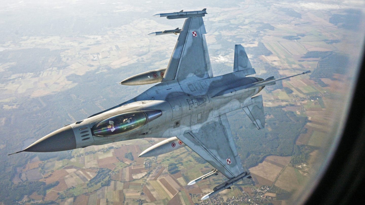 Poland Will Train Ukrainian Pilots To Fly F-16s