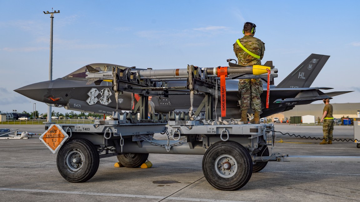 Pushing Air-to-Air Missiles To Their Limits At Combat Archer