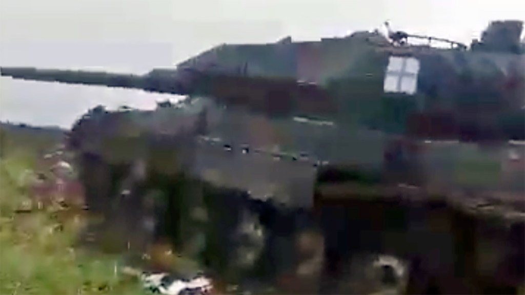 Russian Capture Of Ukrainian Leopard Tank, Bradleys Seen In Video