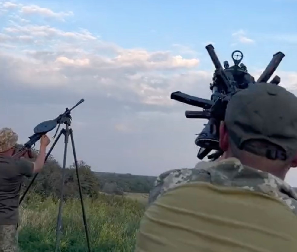 Watch Six AK-74s Strapped Together As A Ukrainian Anti-Drone Gun In Action