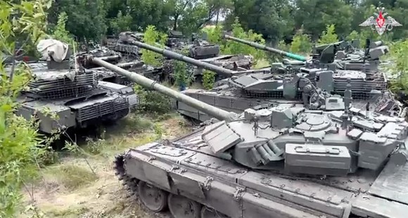 Wagner Turns Over 2,000 Heavy Weapons Including Tanks, SAM Systems