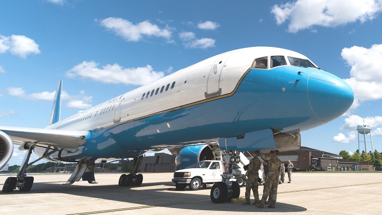 USAF Upgrading Another C-32 'Air Force 2' Interior For $16M, Here's ...