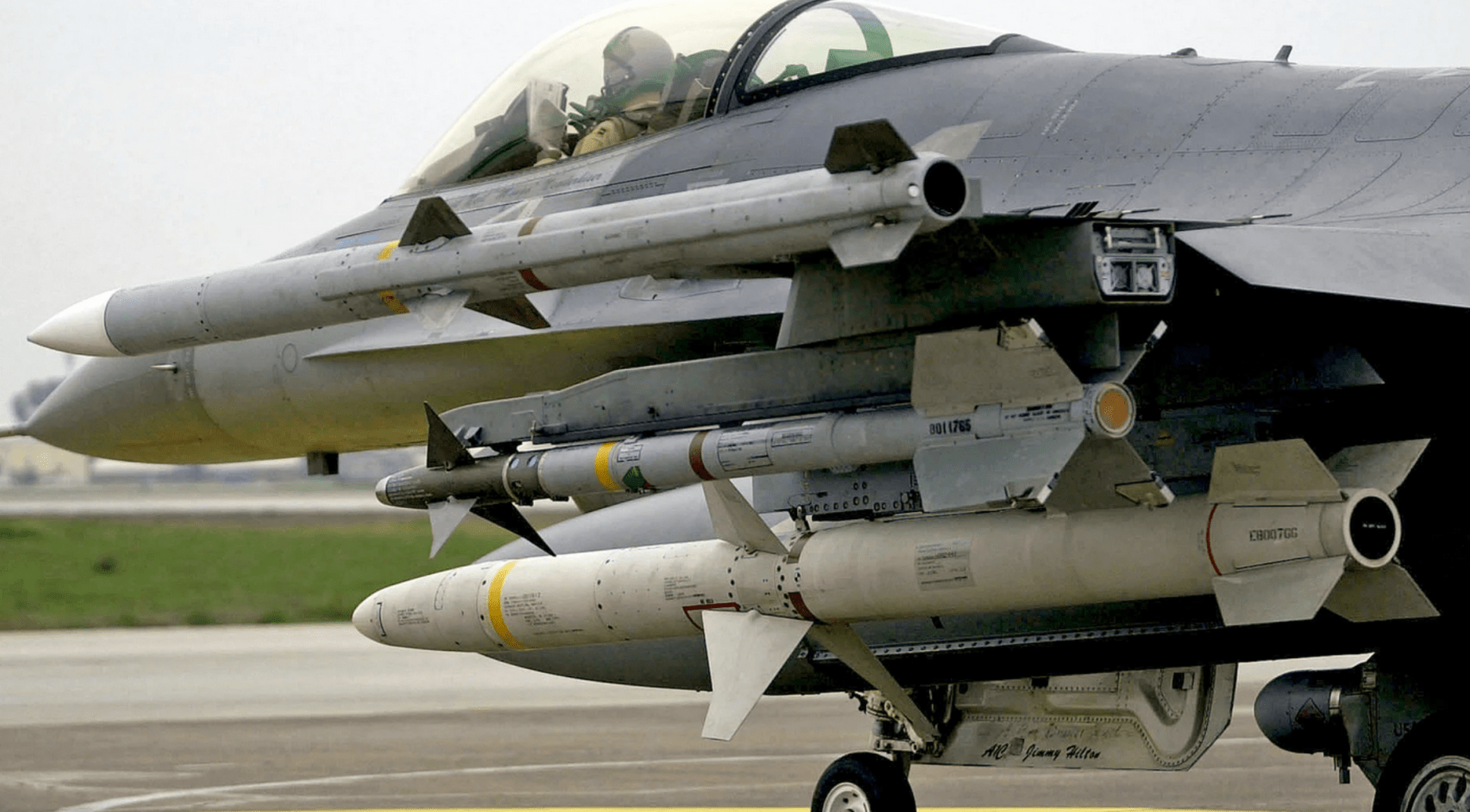 Ukraine's AIM-9M Sidewinders Can Be Used In Multiple Ways