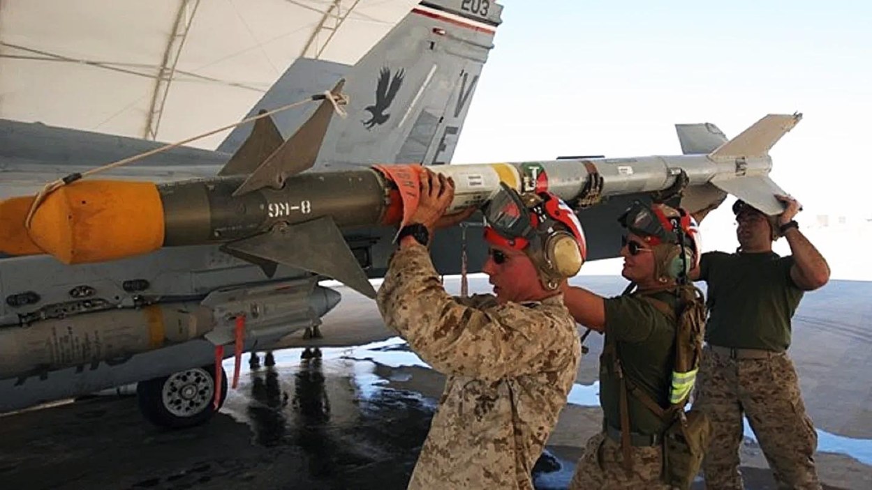 Ukraine's AIM-9M Sidewinders Can Be Used In Multiple Ways