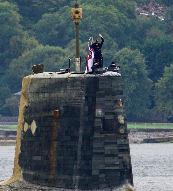 Vanguard Submarine Arrives Home Absolutely Caked In Algae