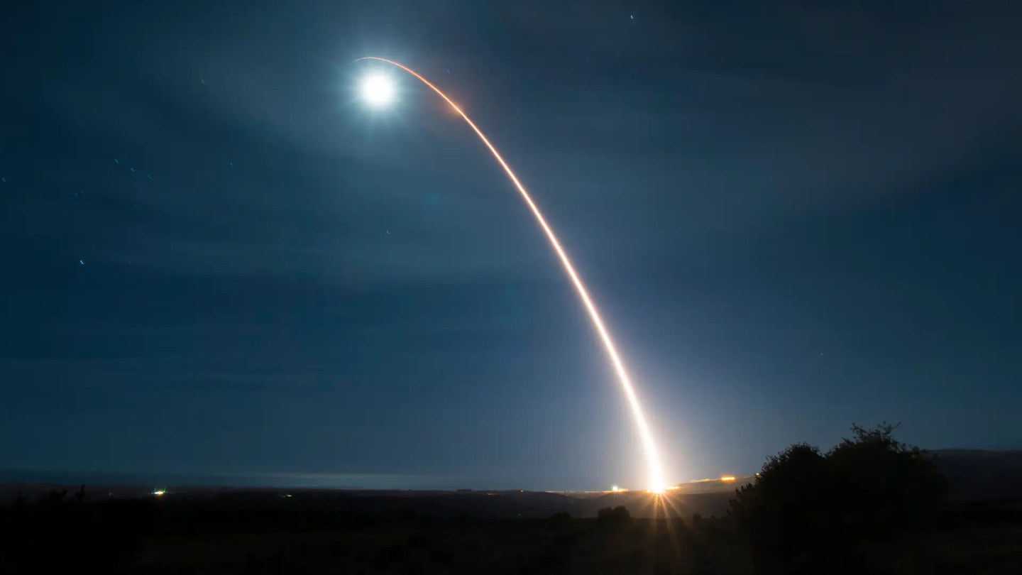Minuteman III Ballistic Missile Ordered To Destroy Itself During Test ...
