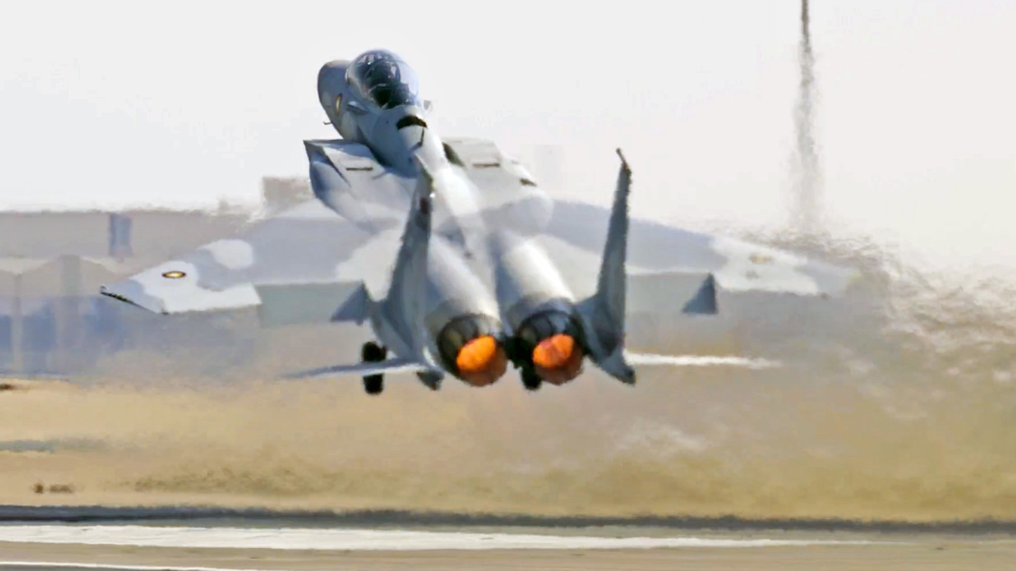 F-15QA Flies Demo Unlike Any We've Seen From An Eagle Before