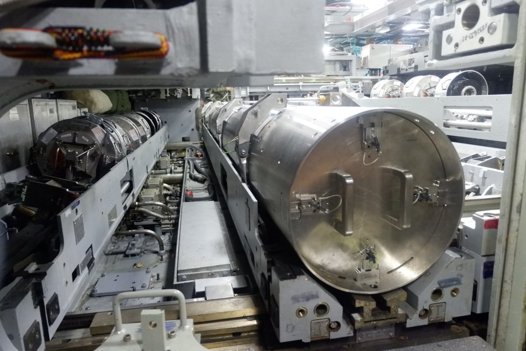 Navy Cancels Nuclear Submarine Torpedo Tube-Launched And Recovered ...
