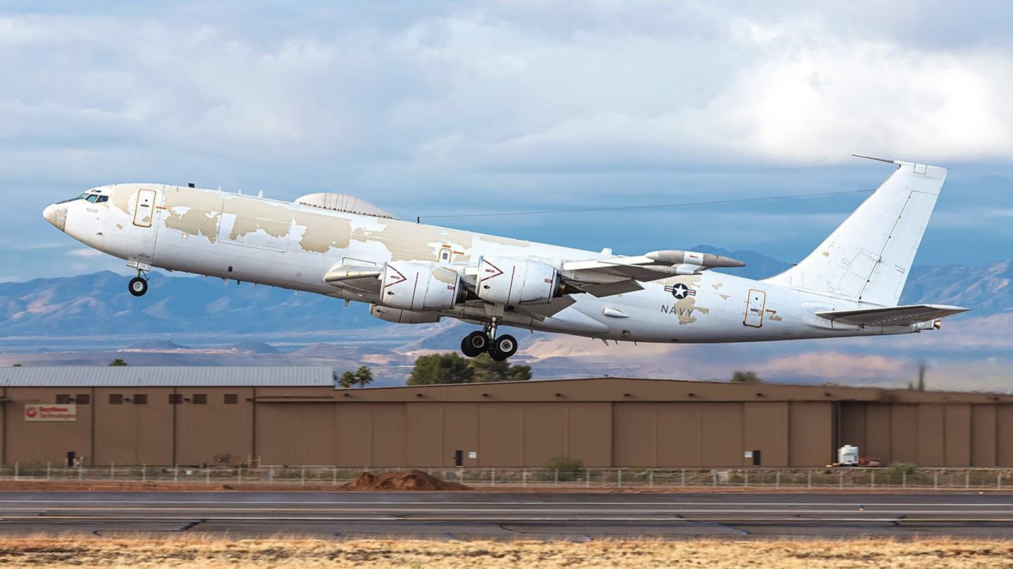E-6B 'Doomsday Plane' Looks Like It's Been Through Armageddon