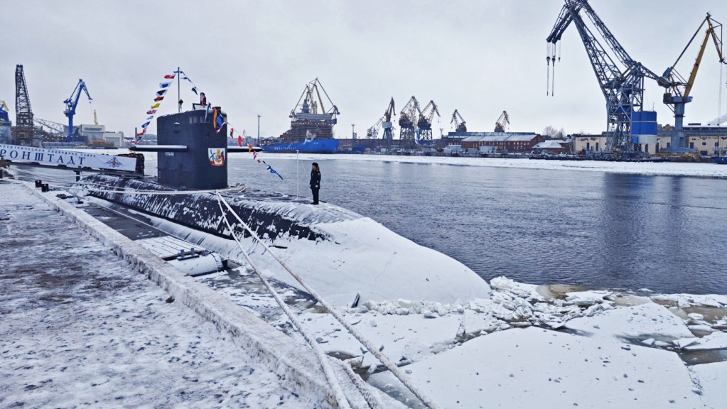 First Of Russia’s New Diesel-Electric Submarines Enters Service