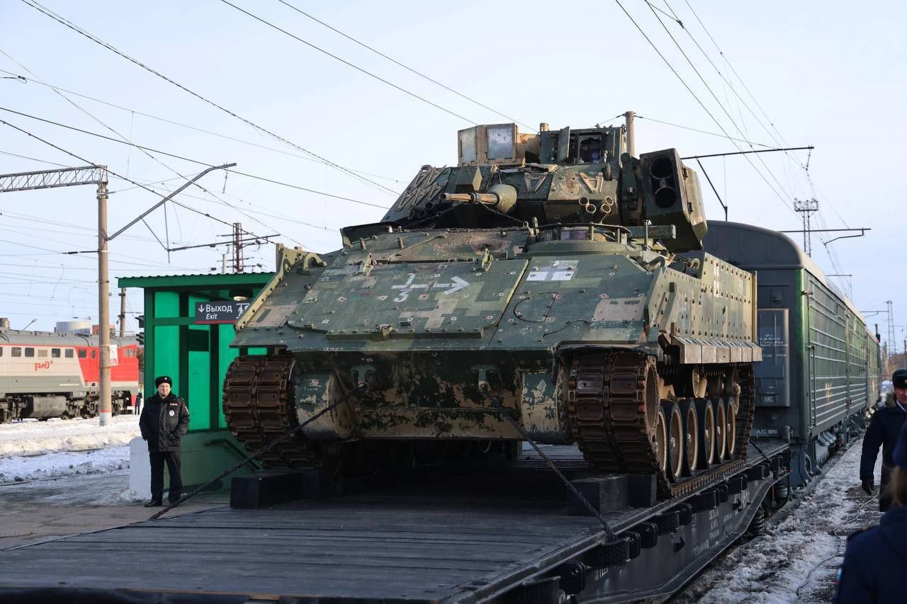 Captured Ukrainian M2 Bradley Paraded On Russian Propaganda Train