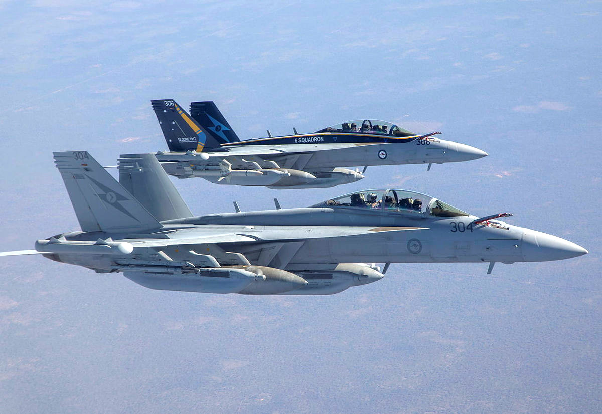 Navy EA-18G Growlers Get AIM-9X, Super Hornets Can Now Carry More ...