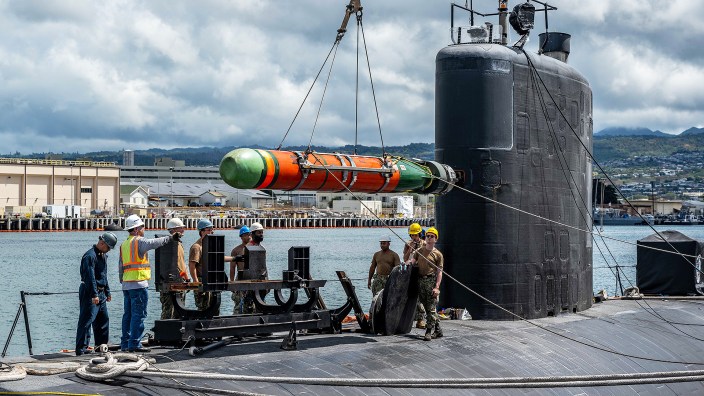This Explainer On How Wonderfully Complex Submarine Torpedo Tubes Are ...