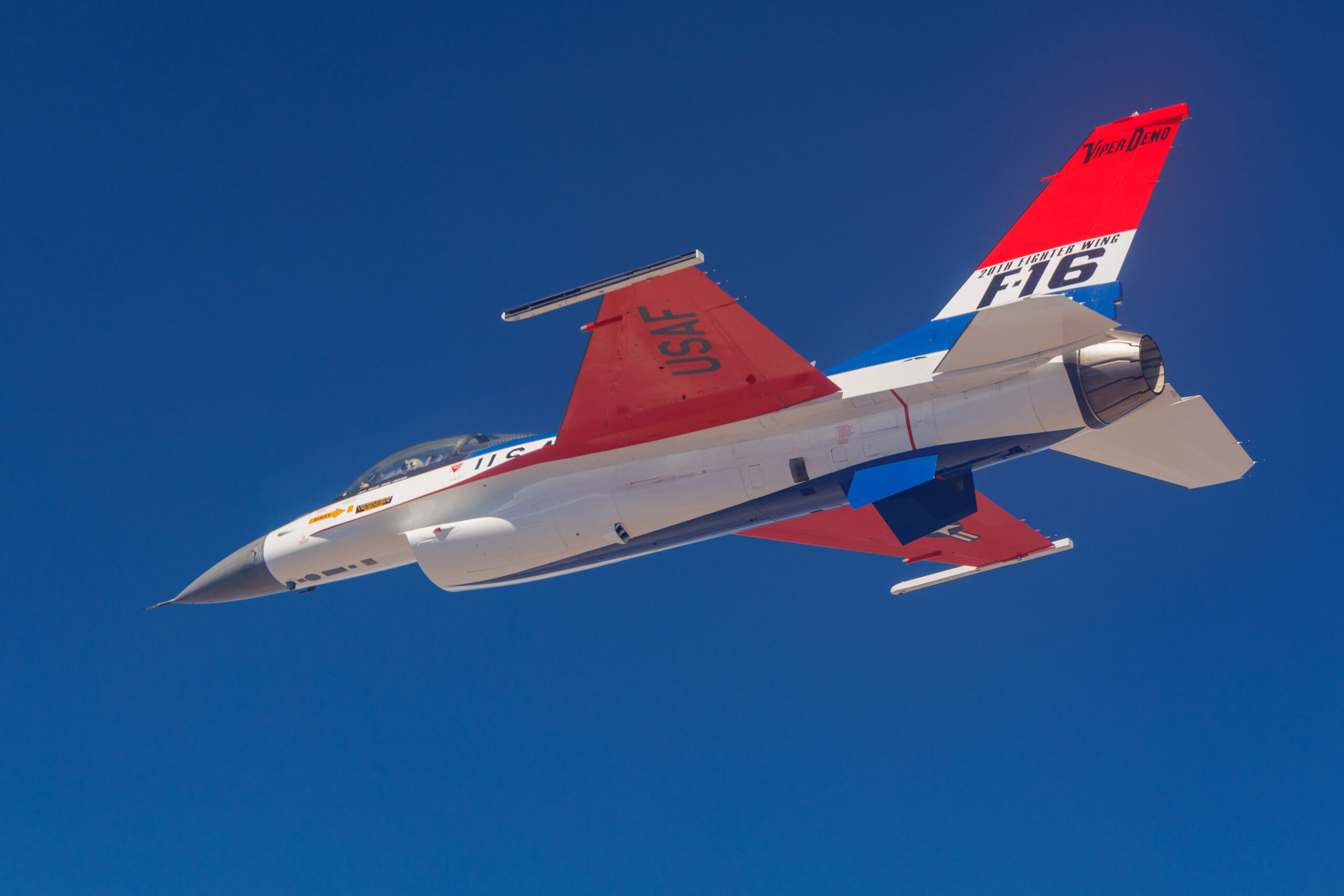 Viper Demo Team Secretly Painted Jet In YF-16 Scheme To Celebrate Type ...