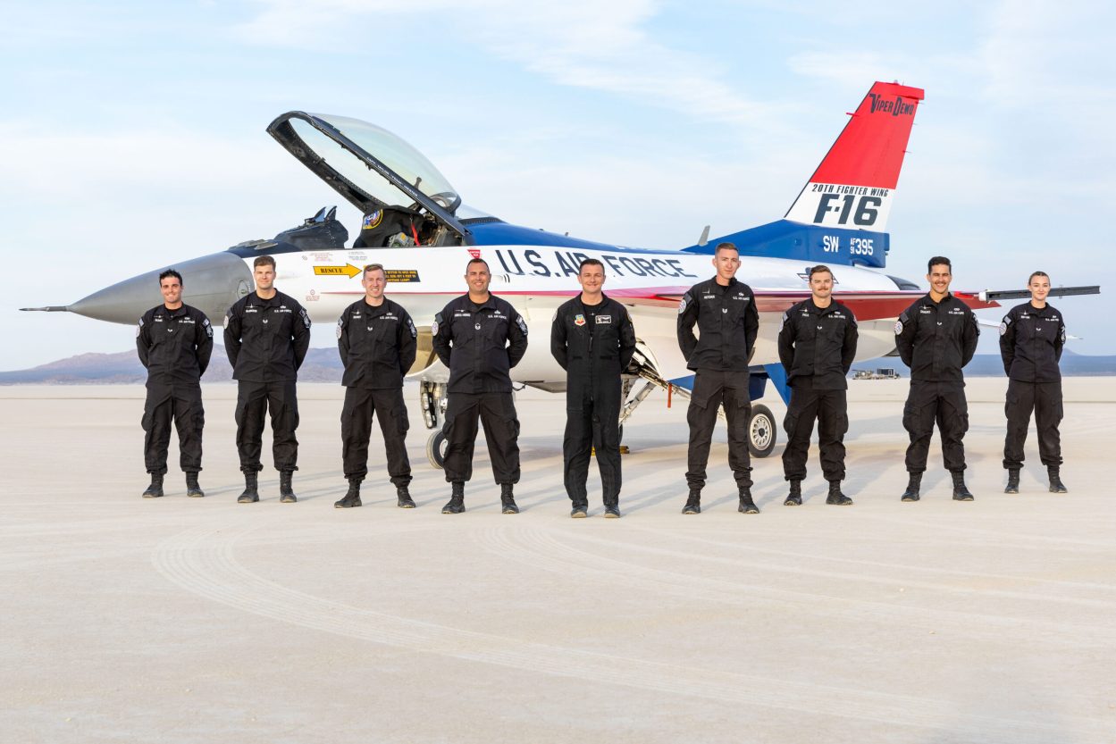 Viper Demo Team Secretly Painted Jet In YF-16 Scheme To Celebrate Type ...