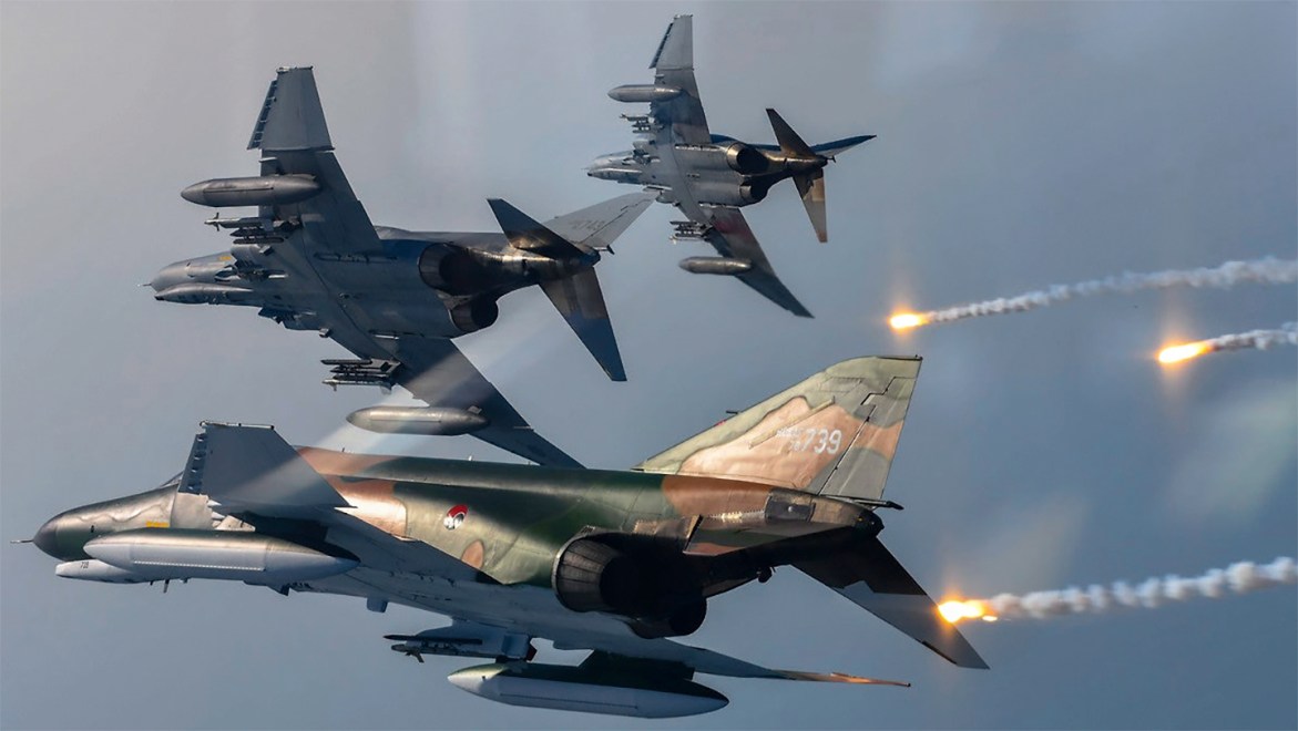 F-4 Phantom Vanishes Into Retirement After 55 Years Of South Korean Service