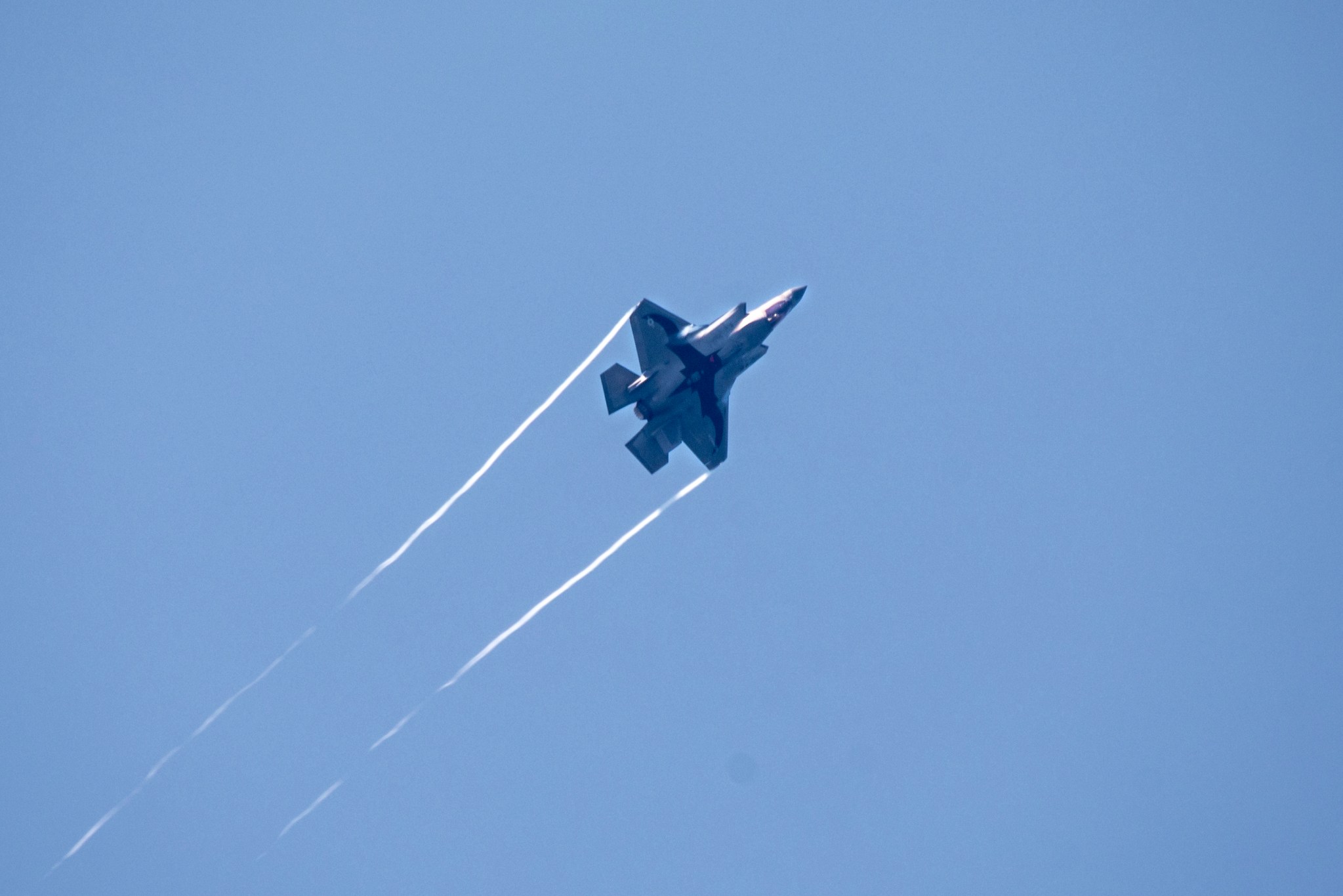 F-35B Dons Huge Bat Insignia On Its Back