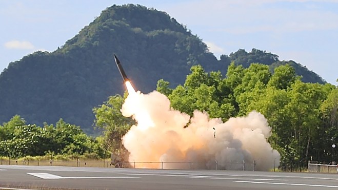 Army’s New PRsM Ballistic Missile Hits Moving Ship For The First Time ...