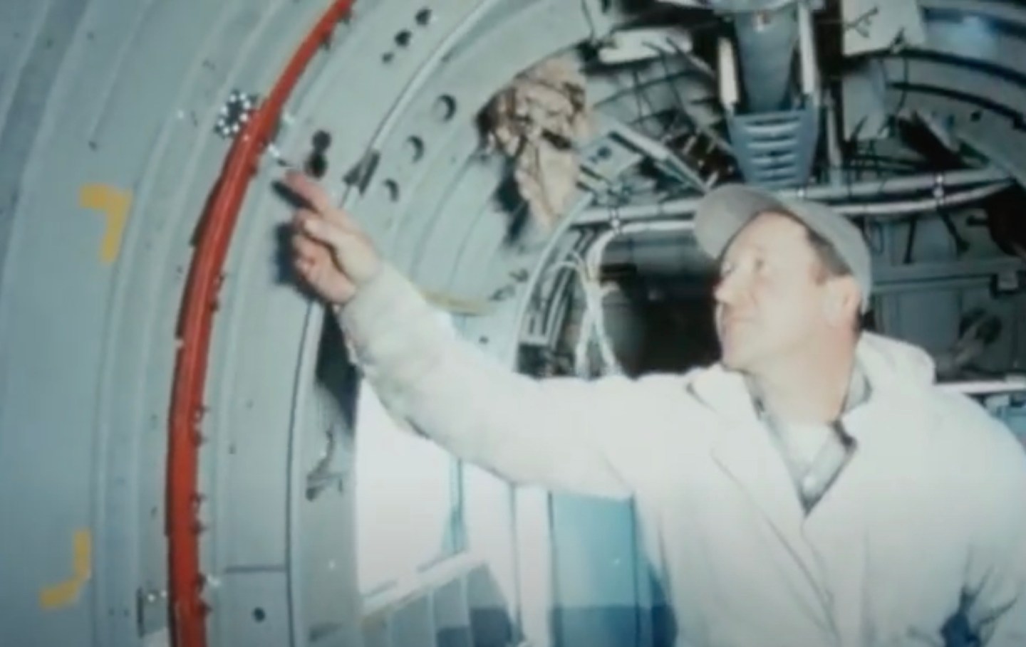 Navy's Cold War-Era Helicopter Crew Escape System Literally Sliced ...