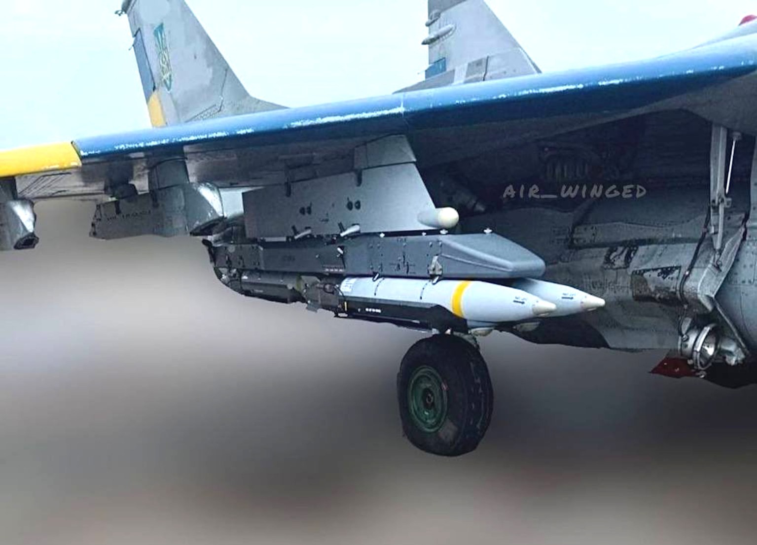 First Look At Mystery Weapon Pylon Ukrainian MiG-29s Use To Carry Small ...