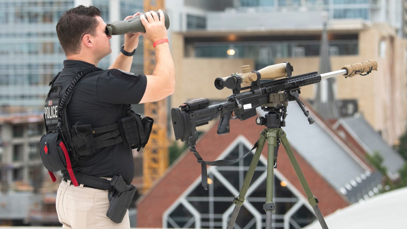 About That Huge Rifle The Secret Service Sniper Was Carrying During ...