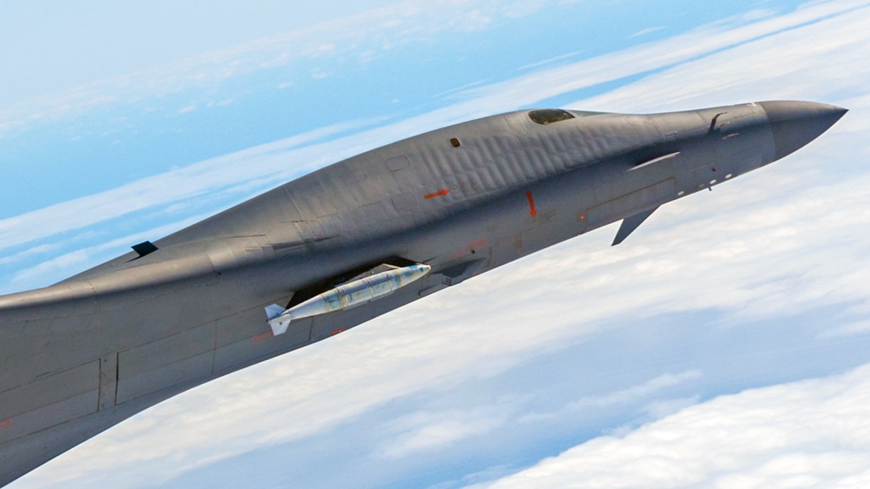 B-1B Tests New Pylon That Could Drastically Increase Its Weapons ...