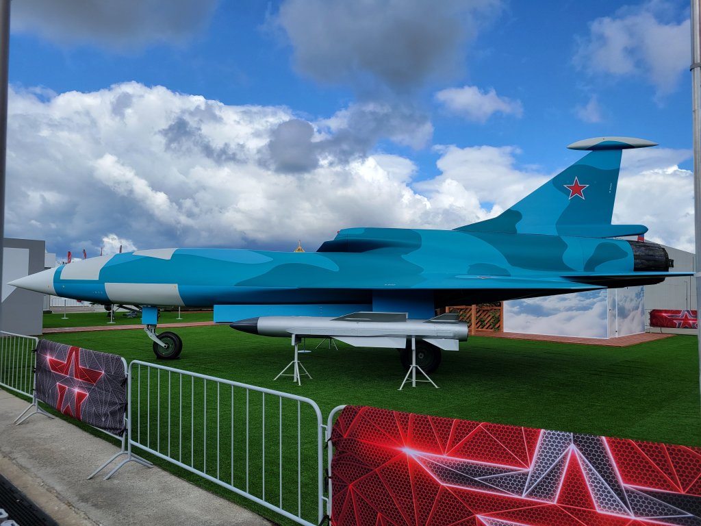 Russia’s Aspirational Grom Combat Drone's Design Totally Changes ...