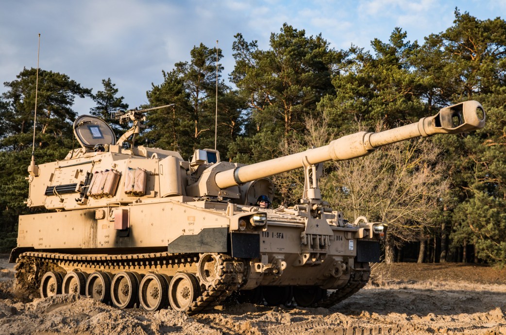 Focus Grows On Longer-Range Artillery Shells After Army Axes Next-Gen ...