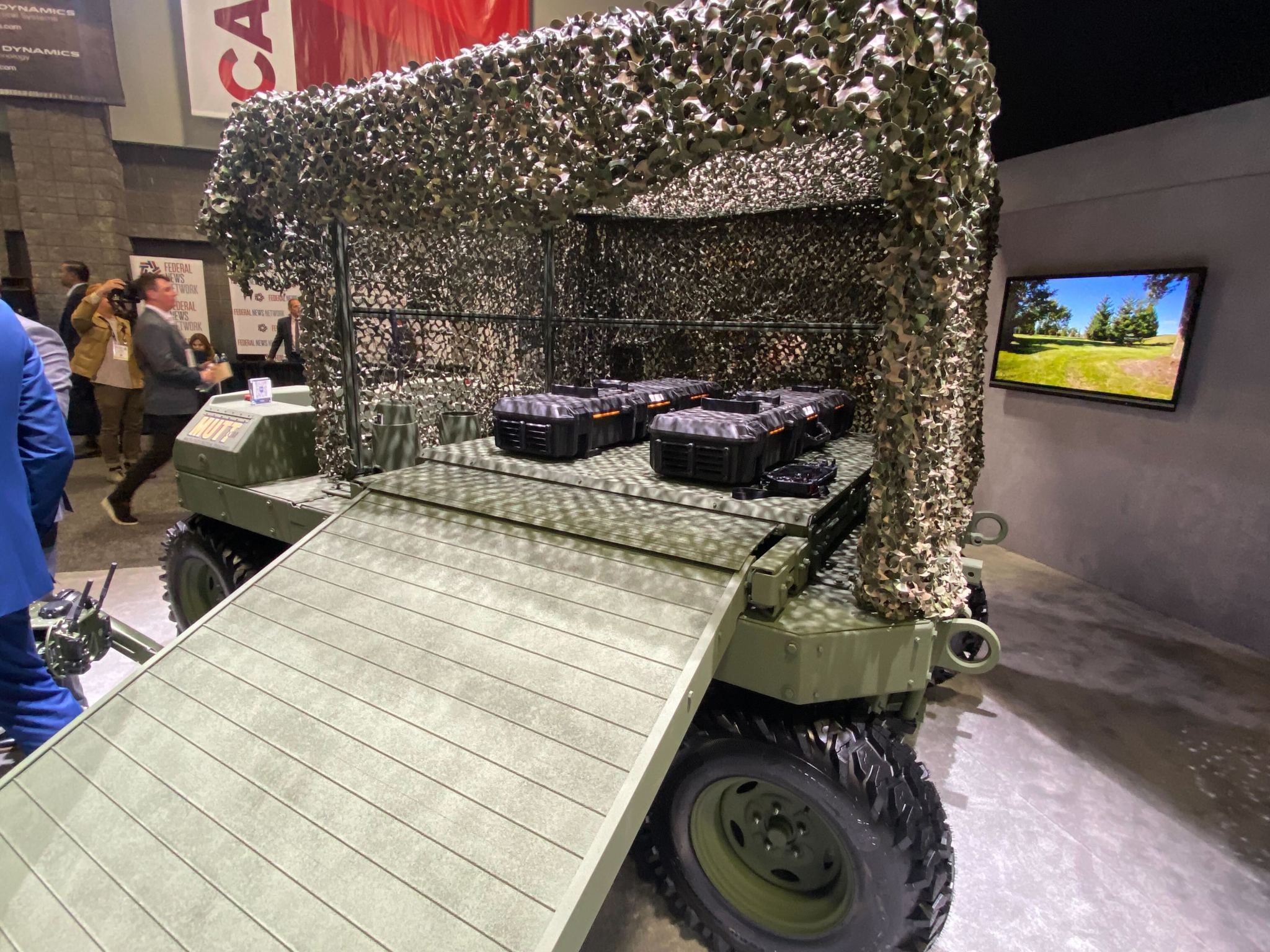 Command Center Stryker Teamed With Uncrewed Ground Vehicle 'Wingmen' A ...