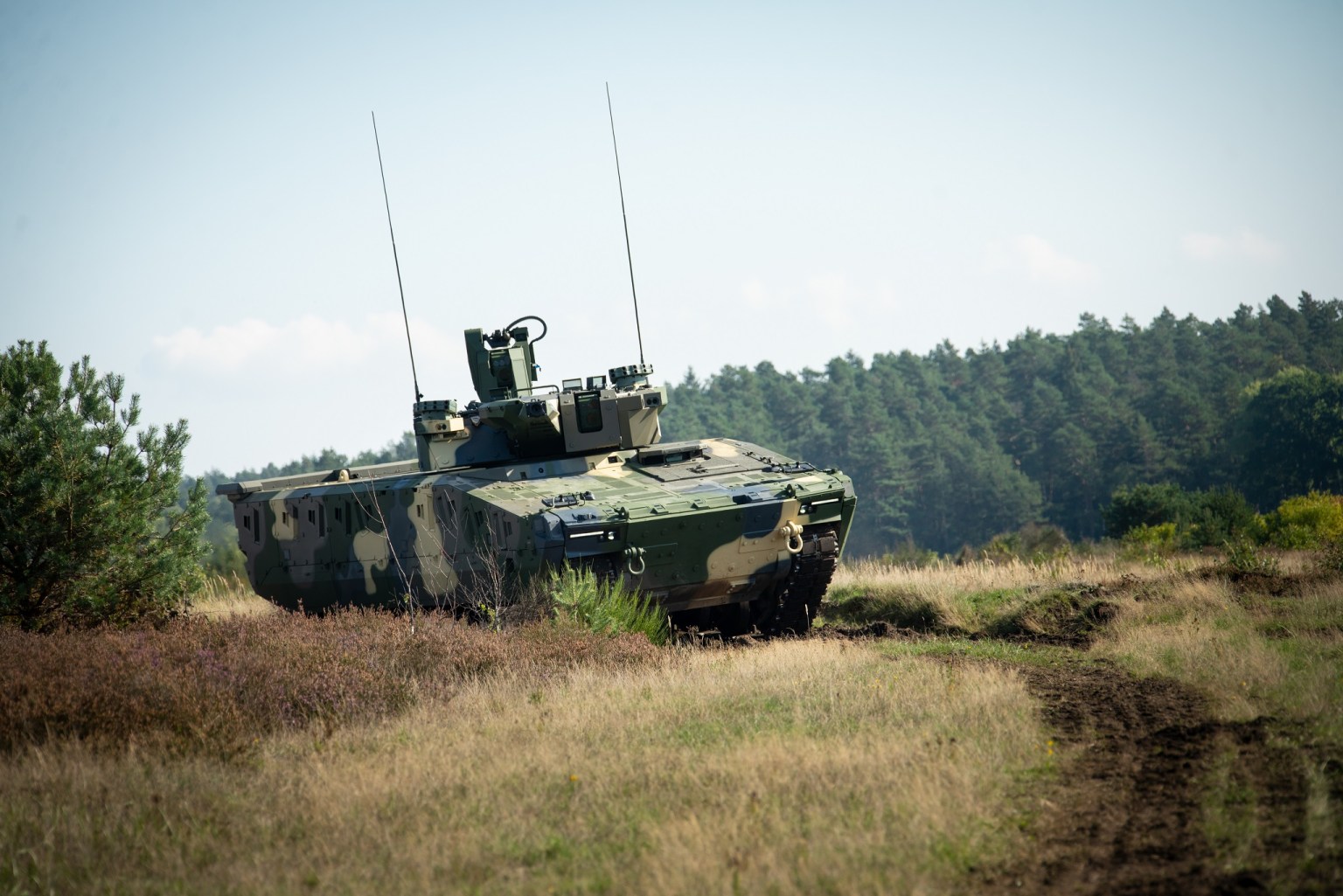 Joint German-Italian Battle Tank Venture Could Shake Up European Armor ...