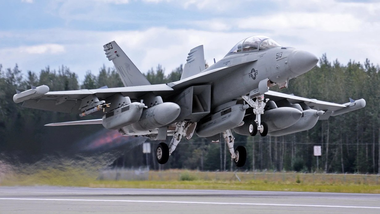 New Ways To Stretch F/A-18 Super Hornet's Range Sought By Navy