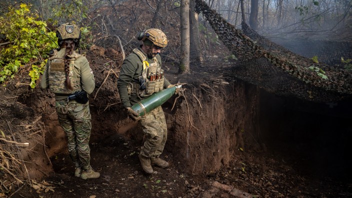 Russians Erect Mesh Net ‘Tunnel’ Over A Mile Long To Counter Ukrainian ...