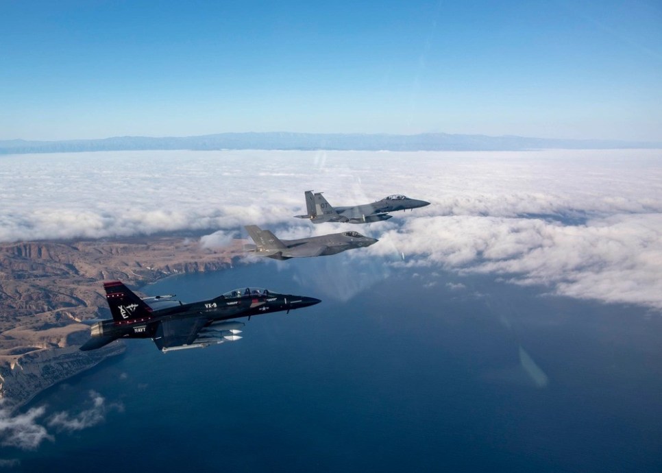 Navy Posts Its First AIM-174 Missile-Armed F/A-18F Super Hornet 'Glamour Shots'