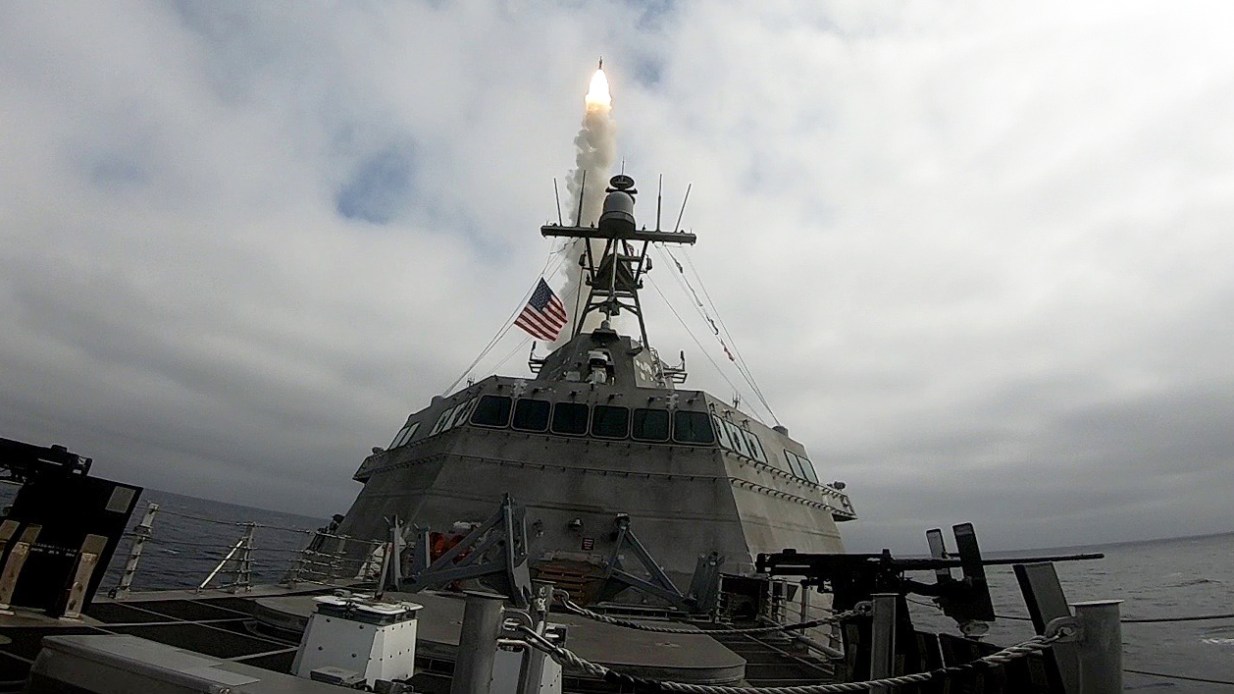 Littoral Combat Ships To Sail With Mk70 Vertical Launchers Strapped To ...