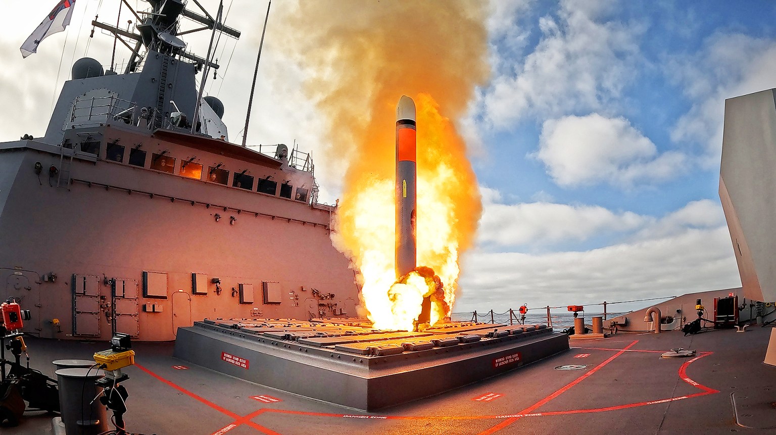 Australian Navy Fires Tomahawk Cruise Missile For The First Time