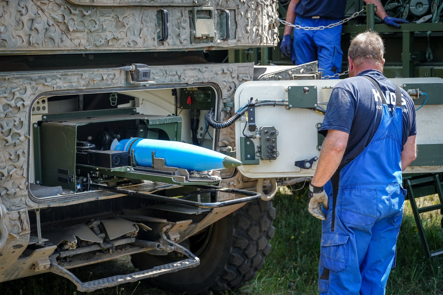 Ukraine Gets First RCH 155 Wheeled Howitzer, Boxer Fighting Vehicles May Follow