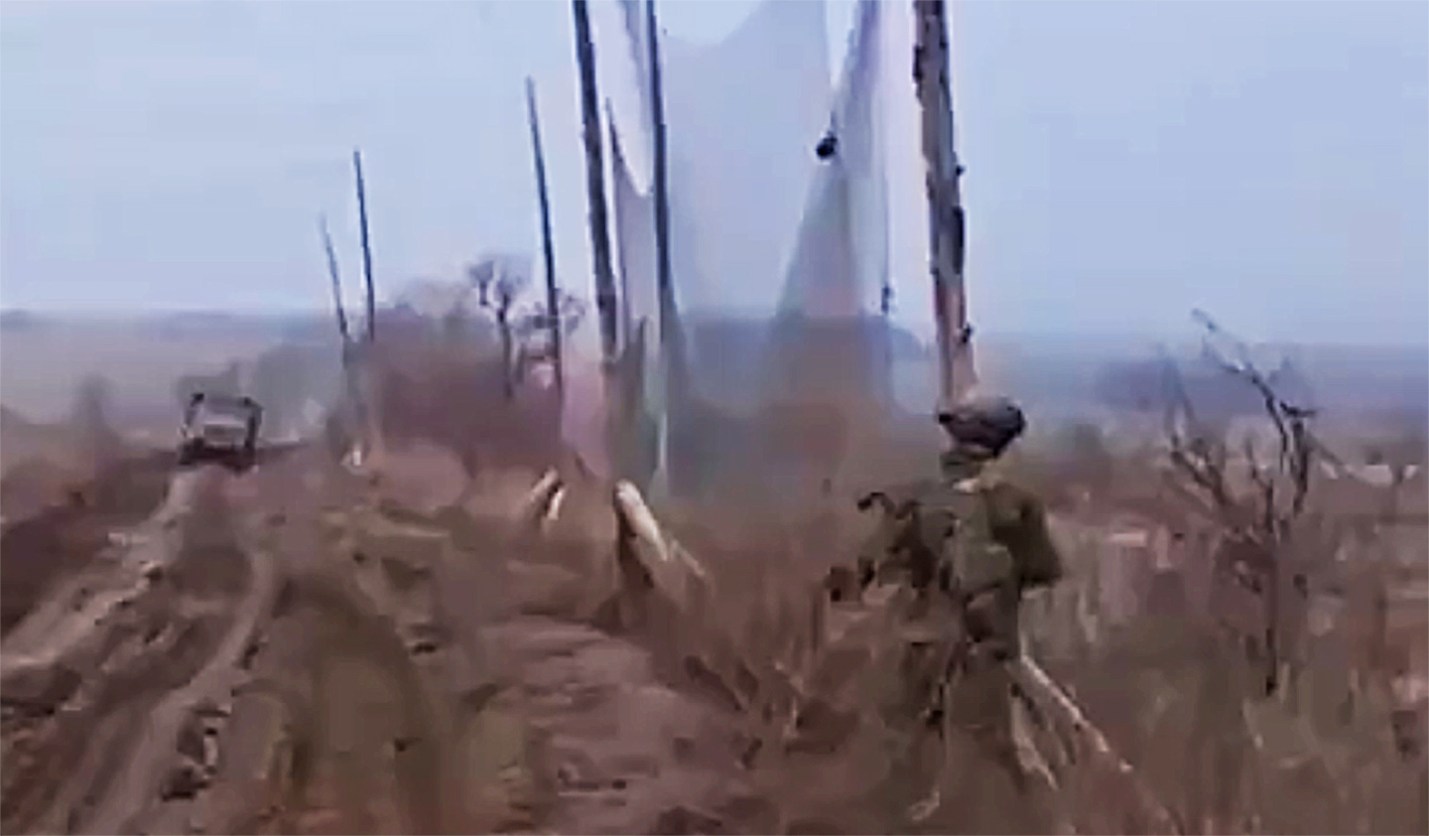 Russians Erect Mesh Net ‘Tunnel’ Over A Mile Long To Counter Ukrainian ...