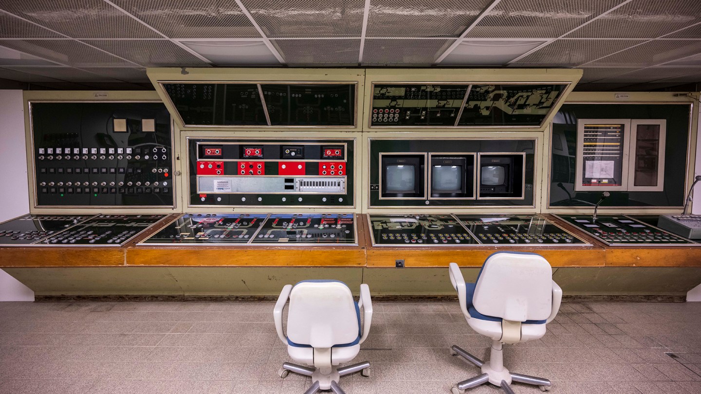 Guy Built This Fully-Crewed Tank Simulator That Uses Empty Soda Bottles ...