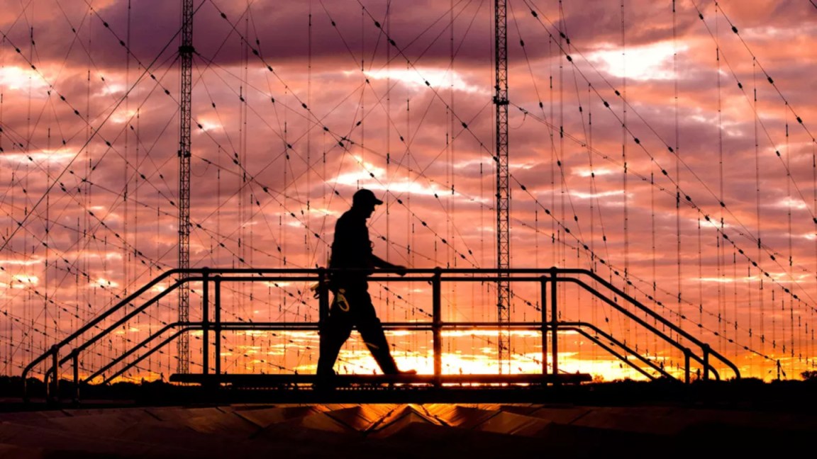 Canada Looks To Close Critical Arctic Radar Gaps With Australia's Help