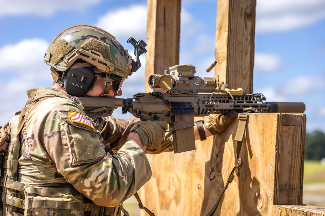 Army Captain Slams New XM7 Rifle As "Unfit," Sig Sauer Says Otherwise ...