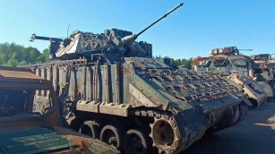 Ukrainian Bradley Fighting Vehicles Seen With Explosive Reactive Armor