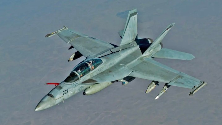 F/A-18 Super Hornet Appears With Unprecedented Heavy Air-To-Air Missile ...